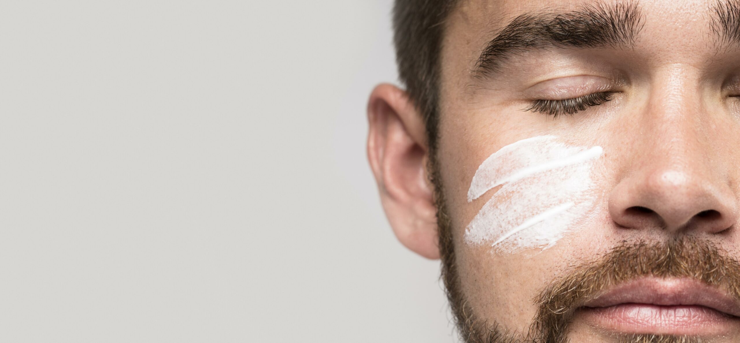 Skincare viso uomo: i migliori prodotti must have - PrezziFarmaco Blog